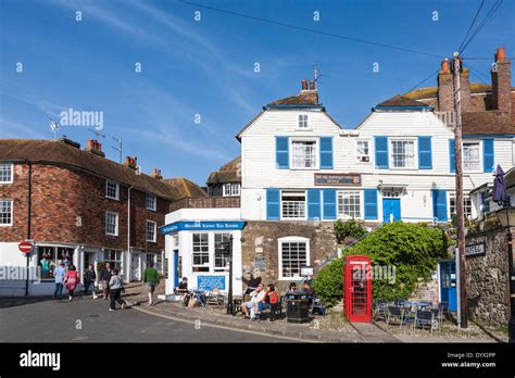 Rye Town Centre Old Borough Arms Hotel In Local Clapboard And Shutters