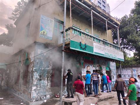 যশোর জেলা বিএনপি কার্যালয় ভাংচুর ও অগ্নিসংযোগের অভিযোগে মামলা আসামি ৬৩ লোকসমাজ