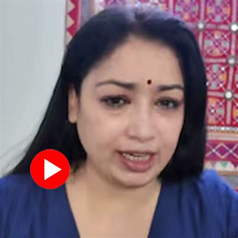 Viral Video Gurugram Woman Claims Police Officer Texted Her In Instagram By Finding
