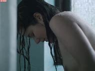 Naked Asta August in Jeg Stoler Ikke På Hjerter