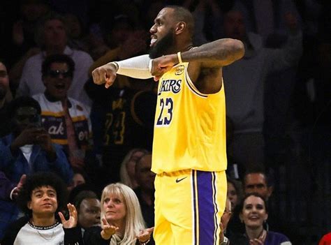 湖人vs灰熊全场录像回放 Nba常规赛（11月14日）湖人复仇灰熊 球迷屋