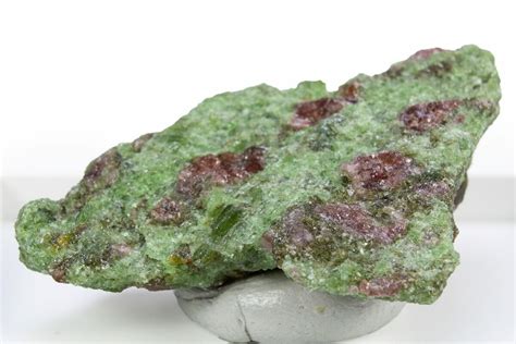18 Pyrope Forsterite Diopside And Omphacite Association Norway