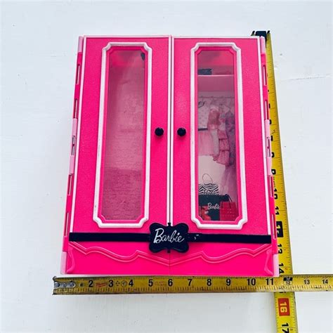 Barbie Toys Barbie Wardrobe Closet For Storage And Carrying 28