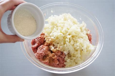 ハンバーグはパン粉なしだとどうなる？代用は小麦粉や片栗粉でもいける？ たねちゃんち