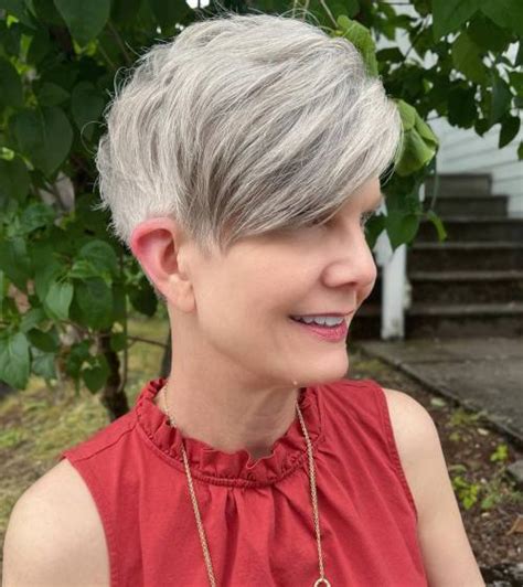 30 Modern Haircuts For Women Over 50 With Thick Coarse Hair