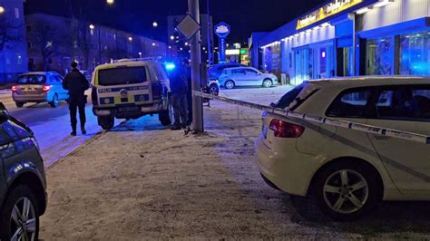 Man i polisens arrest död uppges ha varit misstänkt för dödsskjutning i Norrköping SVT Nyheter