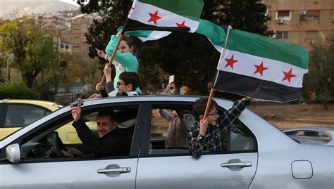 الفصائل السورية المسلّحة تُعلن سيطرتها على مدينة دير الزور شرقي سوريا
