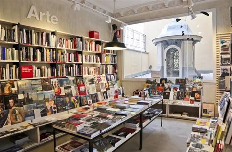 La librería La Central de Callao deja su tradicional sede y se muda a