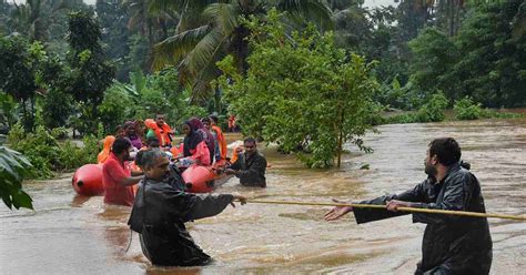 Maharashtra Floods Updates Over Four Lakh Rescued 761 Villages