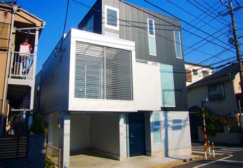 視線を遮るバルコニーの目隠しルーバー Fevecasaフェブカーサ