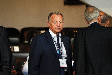 Foot Ol Aulas Donne Deux Ans Au Psg Et à Monaco Pour Se Goinfrer