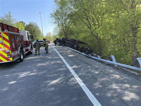 Tractor Trailer Overturns On I 40 Eastbound Ramp At Harriman Shutting
