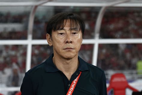 경질된지 1주일 이상 지났는데···신태용 감독 경질이 여전히 납득 안가는 인니 팬들 “복귀 원하는 목소리 넘쳐 흘러”