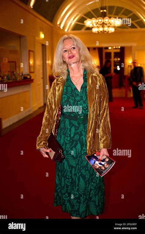 Claudia Neidig Bei Der Premiere Des Theatestücks Biedermann Und Die