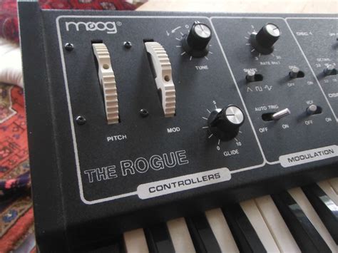 Matrixsynth Moog Rogue