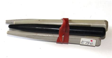 Pen Holders CM E E EHive