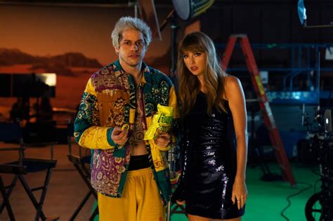 Pete Davidson Trends After Taylor Swift And Joe Alwyn Breakup