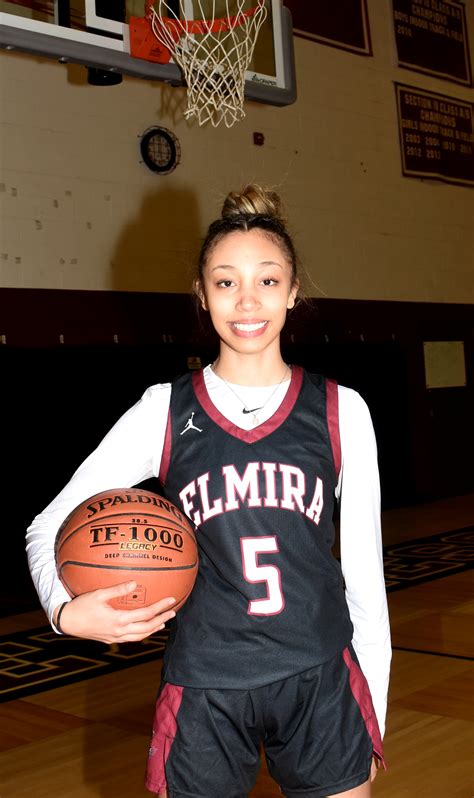 Laura Ferris Lauraferris819 Twitter