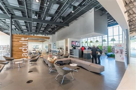 Zandur — Third Stall