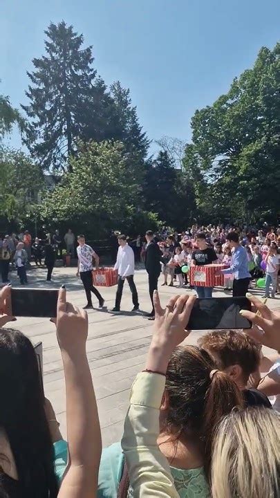 Гълъби от СУ Н Й Вапцаров в центъра на Силистра Youtube