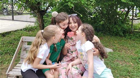 „ამოუბეჭდეთ შვილს და ერთად იმუშავეთ“ საბავშვო მოთხრობა სააზროვნო კითხვებით რესურსი