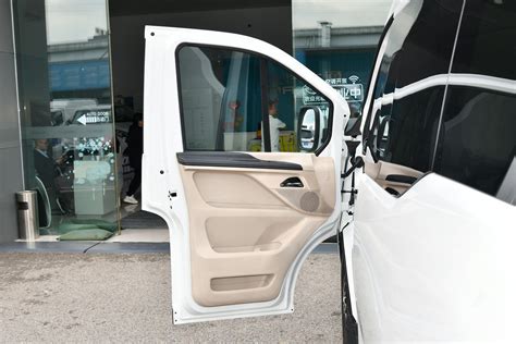 新途ev70 2023款 长轴中顶客车bus 79座图片上汽大通maxus453张图片汽车空间图库懂车帝