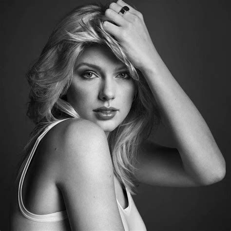 Taylor Swift Scrolller