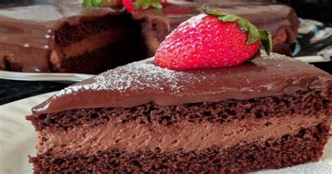 Bolo Mousse De Chocolate Com Morangos Receitas Fáceis E Práticas