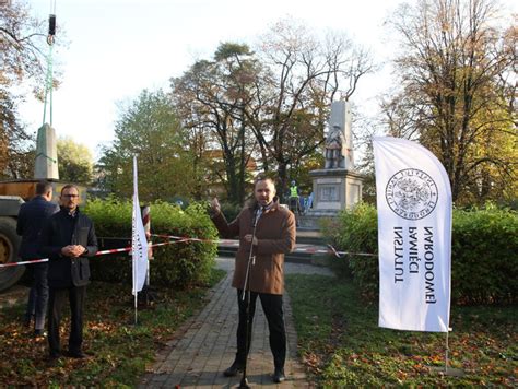 Masowe mogiły na Polach Igielskich w Dolinie Śmierci w Chojnicach
