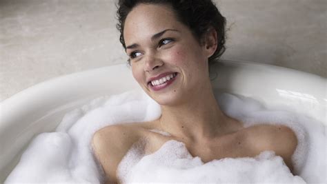 If You Want Nail Polish To Last Ditch Your Nightly Baths