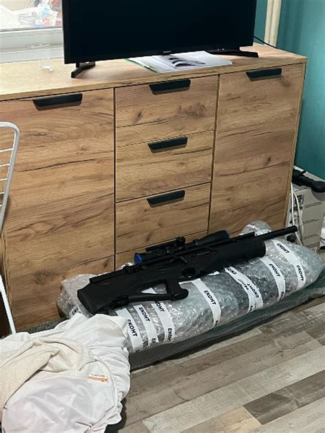 Над 40 пневматични оръжия е преработил задържаният 44-годишен мъж от ...