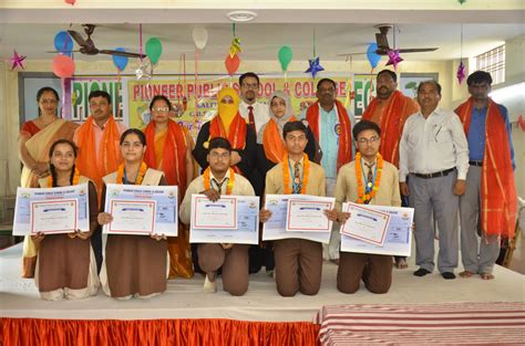 Balrampurमेधावी छात्र छात्राओं के सम्मान समारोह का आयोजन