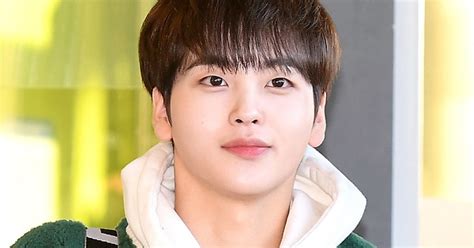 크래비티 형준 뽀얀 아기 피부[포토엔hd]