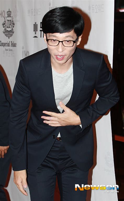 포토엔 유재석 ‘언제 어디서나 예의바른 유느님~박준형 결혼식 손에 잡히는 뉴스 눈에 보이는 뉴스 뉴스엔