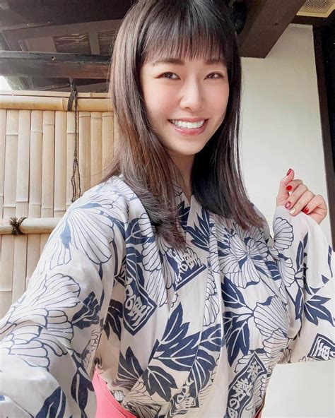 小田飛鳥さんのインスタグラム写真 小田飛鳥instagram「稀勢の里 浴衣でご機嫌なワタクシ☺︎👘 力士浴衣 欲しくなっちゃう🫶