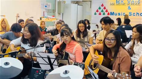 နှင်း Guitar Class မှကျောင်းသူကျောင်းသားများ အပျော်လေးစုတီးဖြစ်တဲ့သီချင်းလေးပါရှင့် Youtube