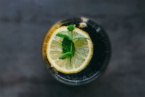 Sebelum Tidur Coba Minum Air Jeruk Nipis Hangat Dan Dapatkan Manfaat
