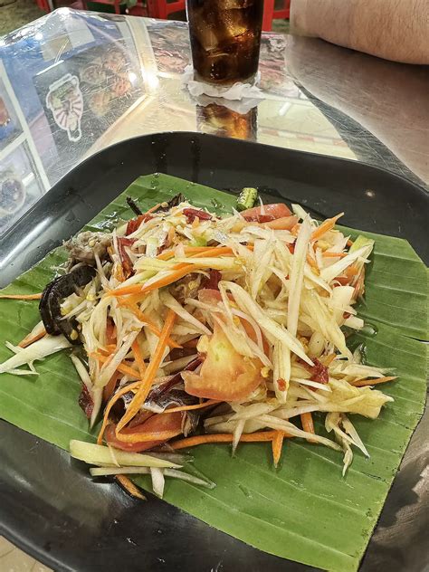 ยอมต่อคิวรอ 📍ส้มตำเจ๊อ้อย บรรทัดทอง ครั้งแรก แกลเลอรีที่โพสต์โดย