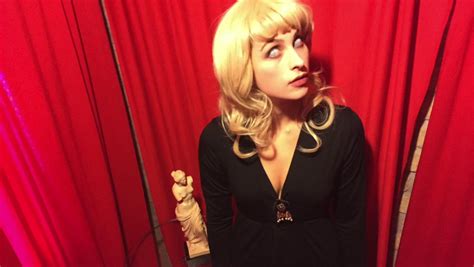 These Fans Threw A Twin Peaks Halloween Party Youll Wish You Were