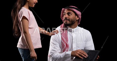 الترابط الأسري والمحافظة على أمان وإستقرار العائلة، التسوق الإلكتروني
