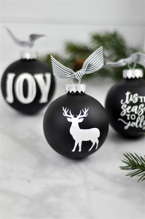 How To Add Vinyl To Christmas Ornaments Artofit
