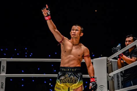 One Championship น้องโอ๋ ฮาม่ามวยไทย ยอมทิ้งงาน เงินที่สิงคโปร์กลับมา