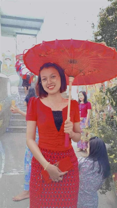 ဓါတ်ပုံပြိုင်ပွဲ ပြိုင်ပွဲဝင်အမှတ်စဉ် ယောဧကရီ ရိုးရာထည်