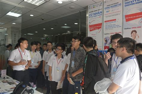 Khám Phá Giảng đường Đại Học Cao đẳng Với Chương Trình Campus Tour