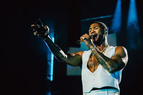 Usher Wallpaper 4k Live Concert American Singer