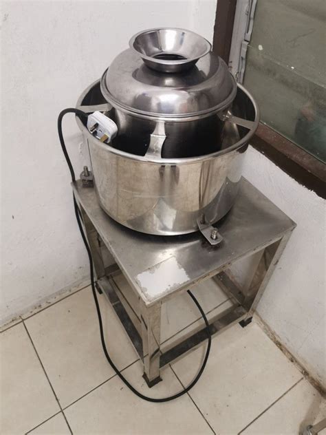Pengisar Daging Ikan Atau Semacamnya Untuk Buat Bebola Atau Keropok