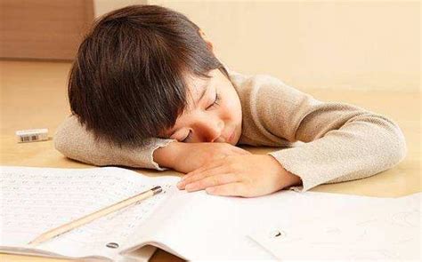 孩子不写作业怎么办？3条准则立规矩，这是我见过最有效的方法