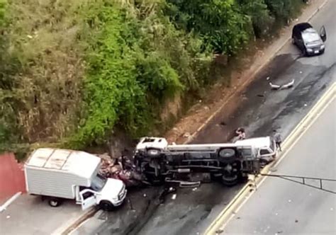Fuerte Accidente En El Marqués 2 Fallecidos Y 3 Heridos