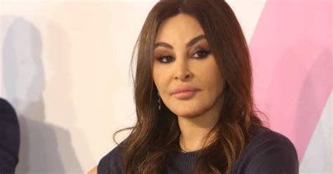 إليسا رداً على انتقادات البعض شغلنا وما حدا يزايد علينا Et بالعربي