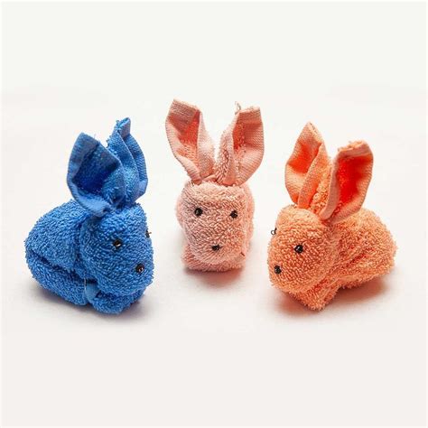 Кролик из полотенца Как сделать кролика из полотенца Diy Towel Bunny Towel Toys Diy
